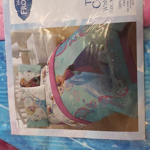 Disney | Bedding | Disney Frozen Twin Full Reversible Comforter | Poshmark